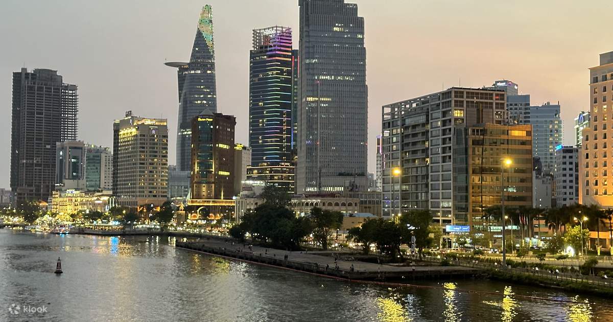 Tour Đi Bộ Khám Phá Sài Gòn Về Đêm, Việt Nam - Klook Việt Nam